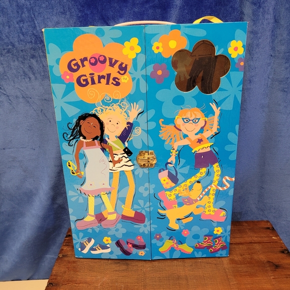 manhattan toy | Toys | 999 Groovy Girls Wardrobe Doll House Case | Poshmark
